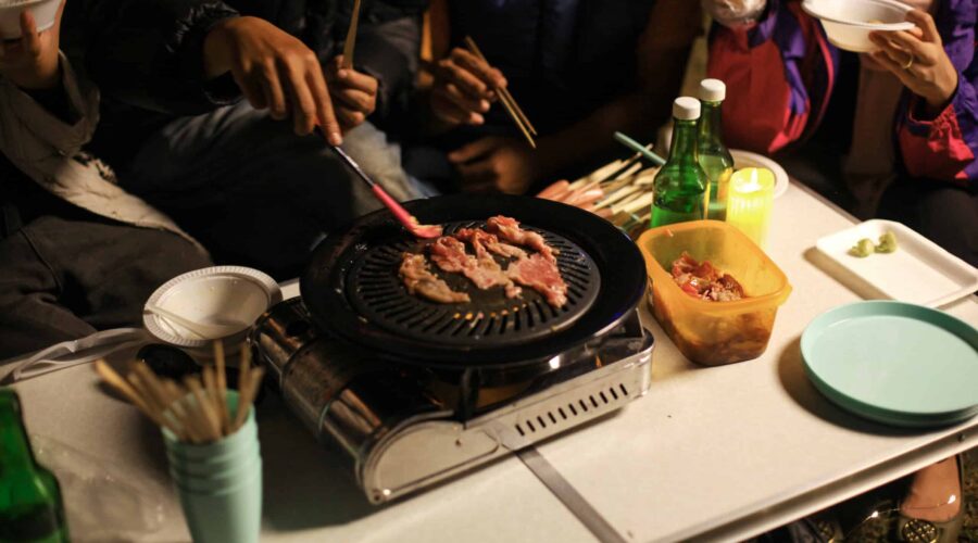 Slik nyter du Yakiniku: Guide for førstegangsreisende i Japan